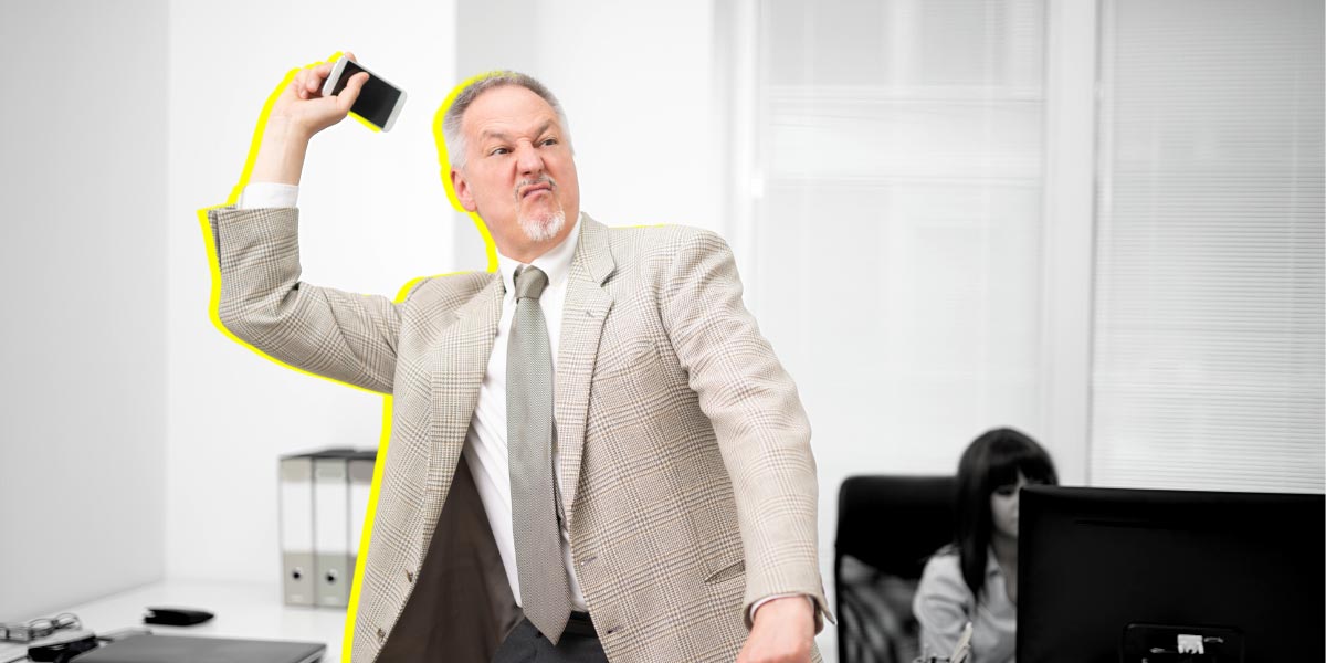 How’s Your Phone Etiquette? Here’s How to Avoid ‘Phone-Pas’